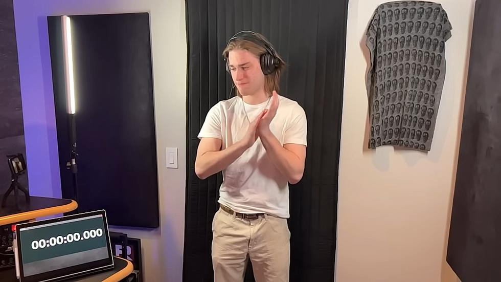 这个人一分钟竟能鼓掌1140次！_奇速读时文 快乐学英语