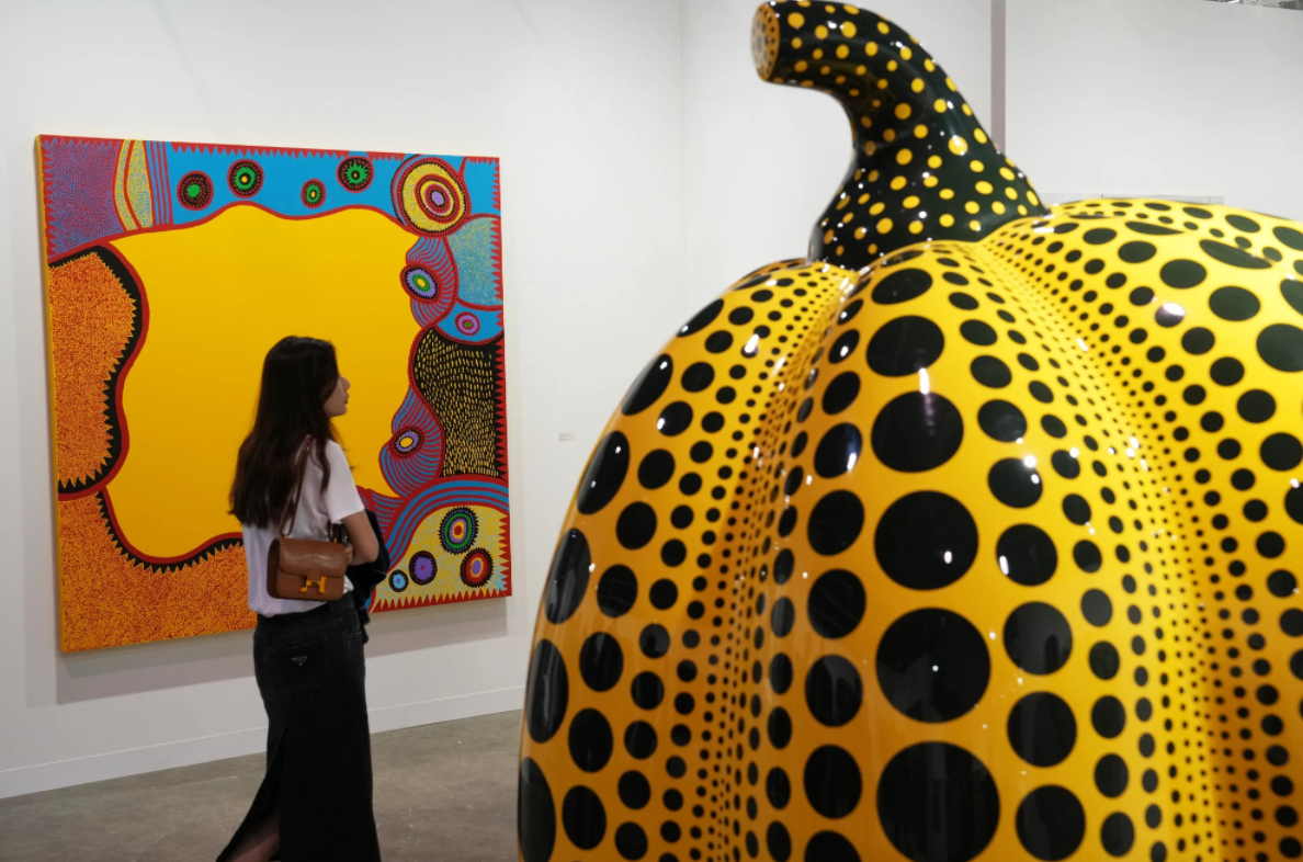 香港巴塞尔艺术展开启 人气创新高_奇速英语