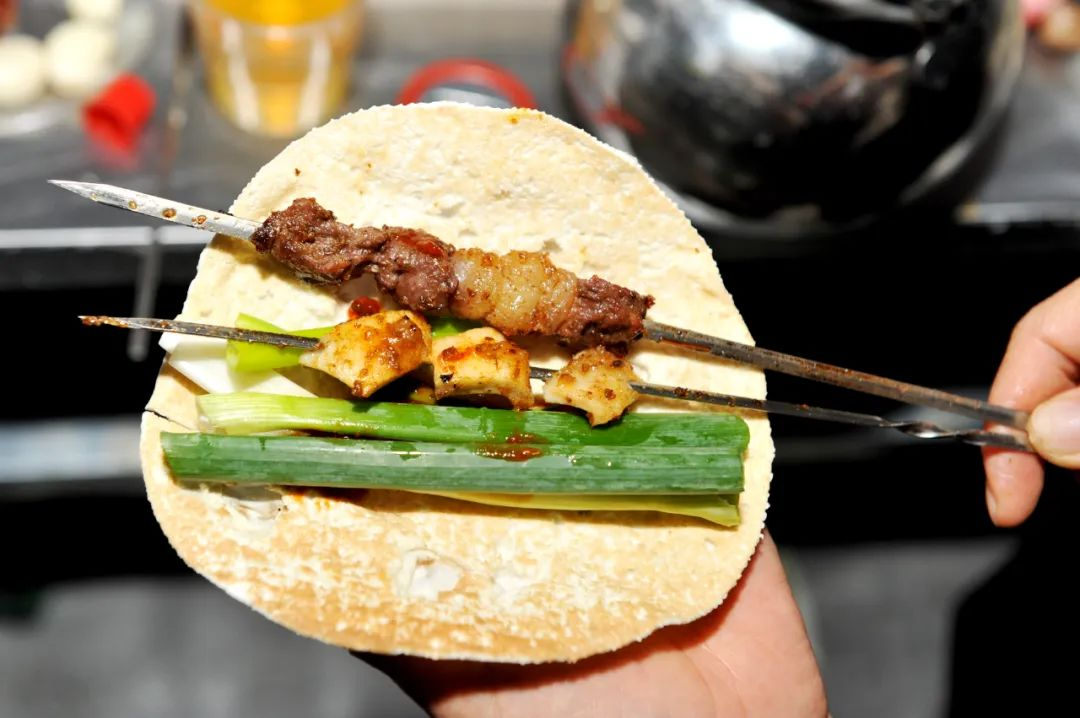 “淄”味传四方！烧烤带火一座城_奇速英语